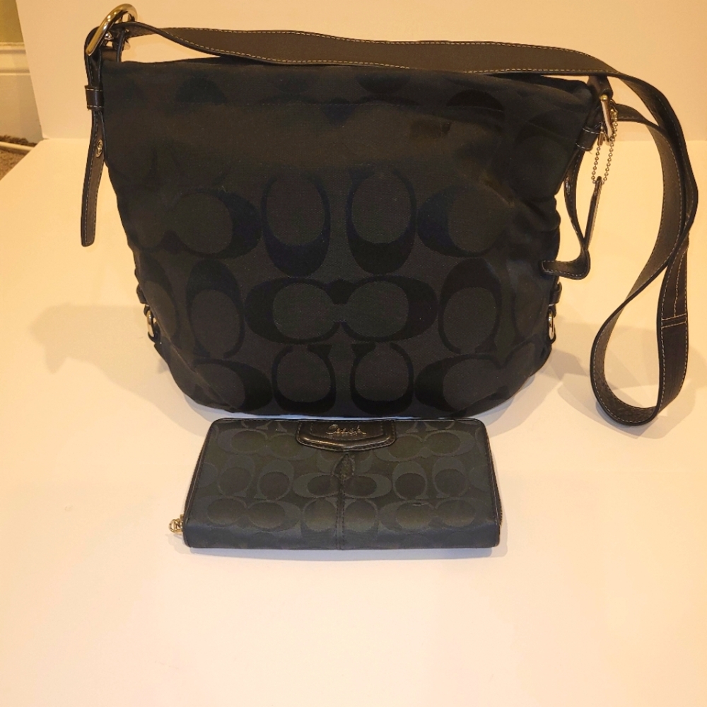 Coach Hobo Duffle Black And Gray Signature Bag And Wa… - Gem